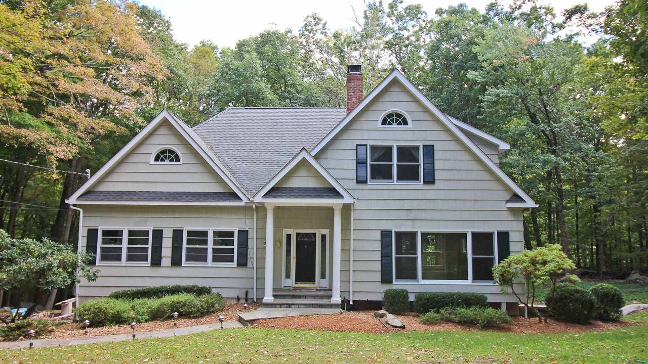 4 Bed Cape 30 Cooper Rd Ridgefield CT 06877 Open Sun 3/