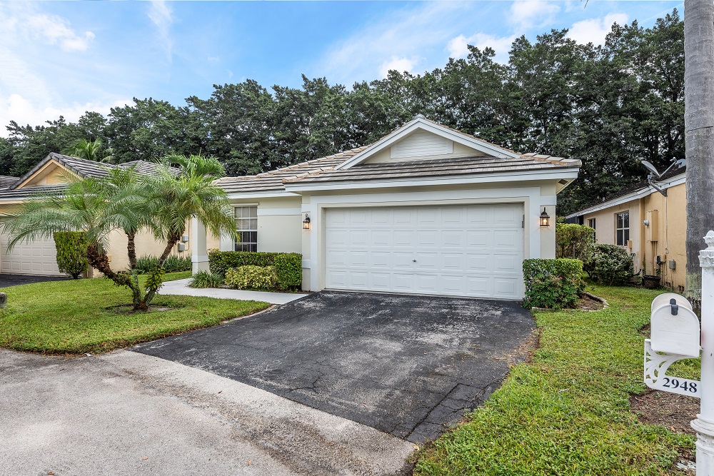 An Adorable & Affordable 3/2 Forest Ridge Home FOR SALE