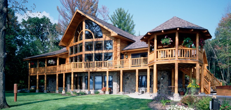 LOG HOMES BEAUTIFUL ... AND ENERGY EFFICIENT