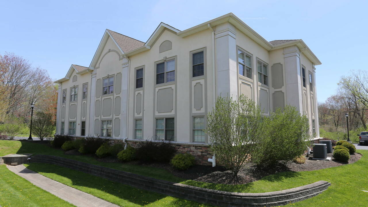 Well maintained 2-story 6,000SF Office Building For Sal