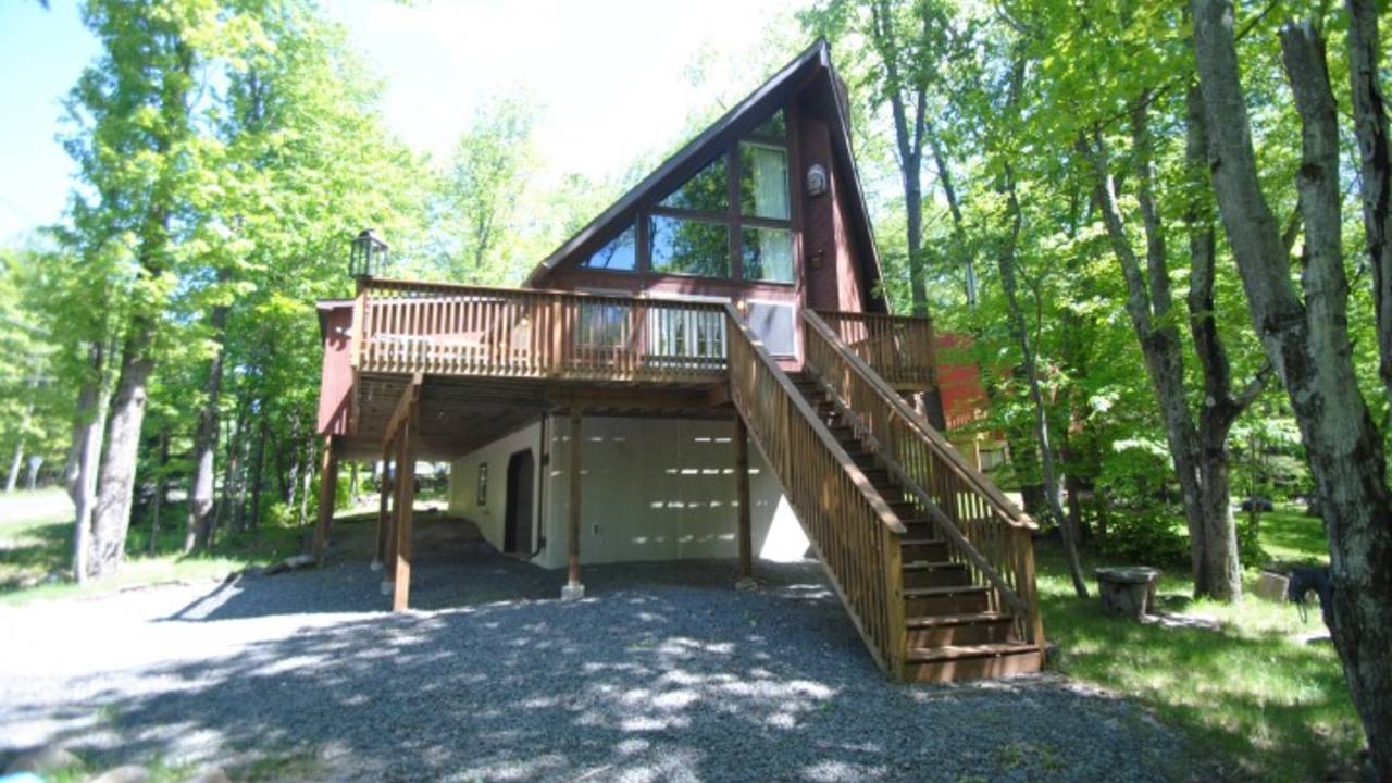 STREAM FRONT Modern Chalet Offers Peaceful Living
