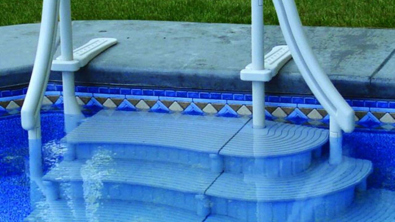 A Step-by-Step Guide: How to Easily Install Pool Ladder