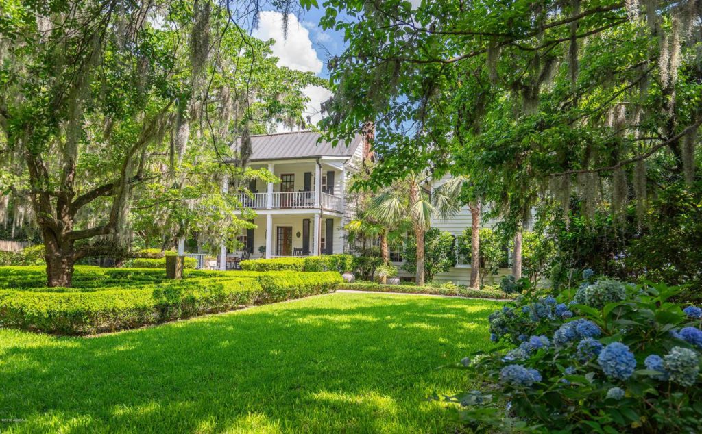 Explore the History of America in Beaufort's Historic D