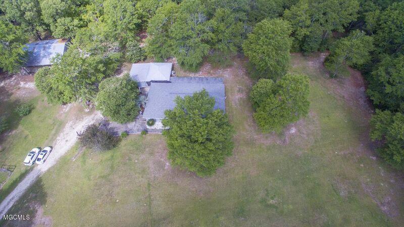 McHenry Real Estate: Country Living at its Best!