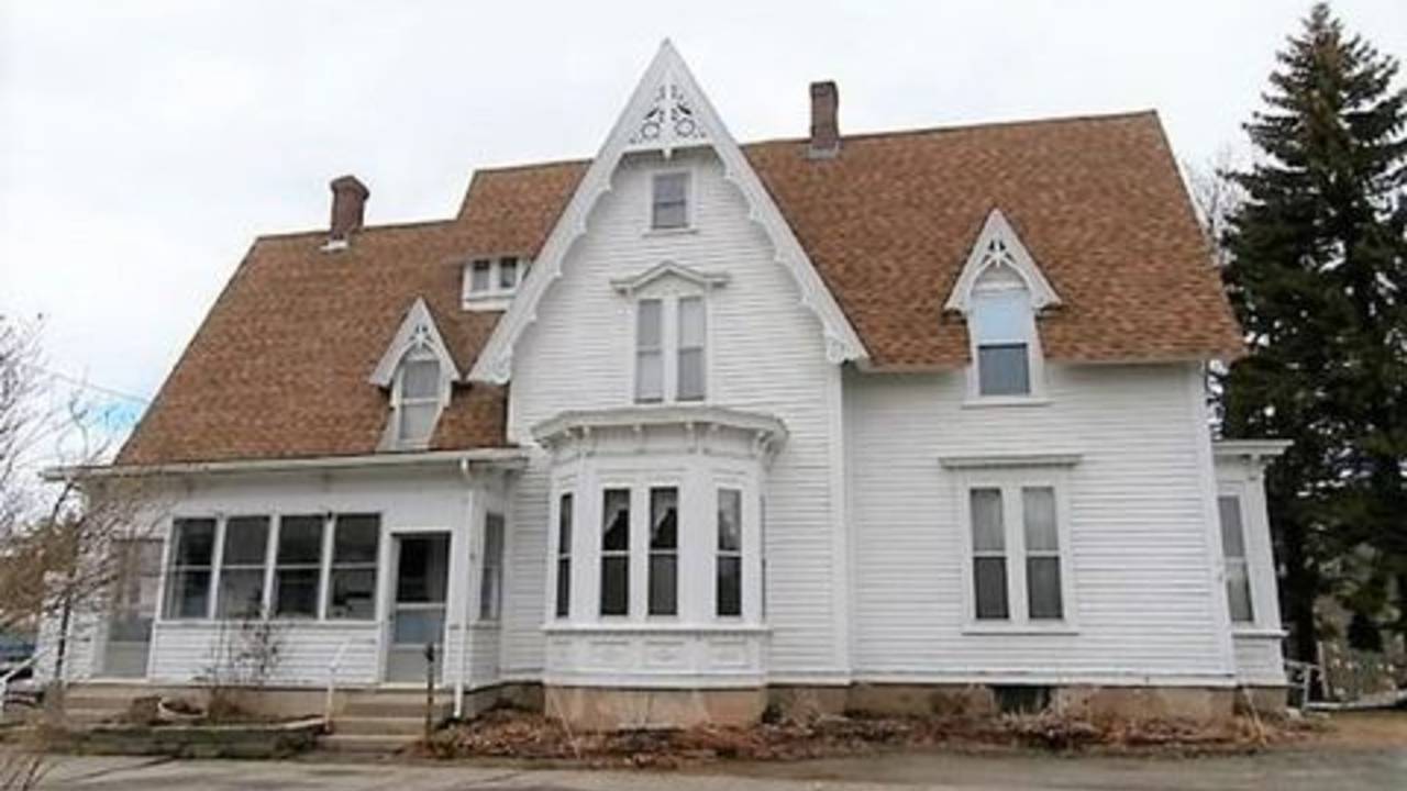 Just listed 1727 Main Street in Holden