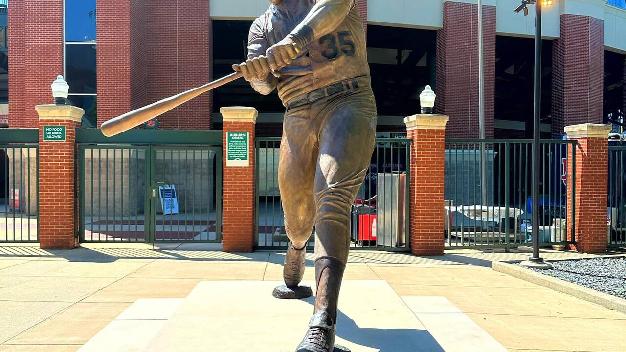 Frank Thomas Statue - Auburn University Baseball - Plai