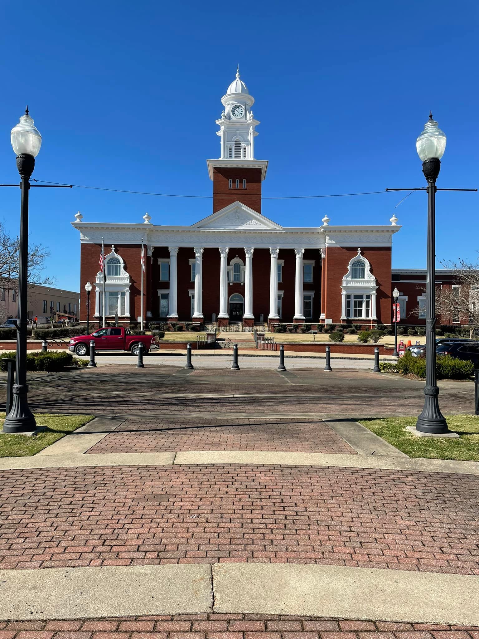 Lee County Courthouse