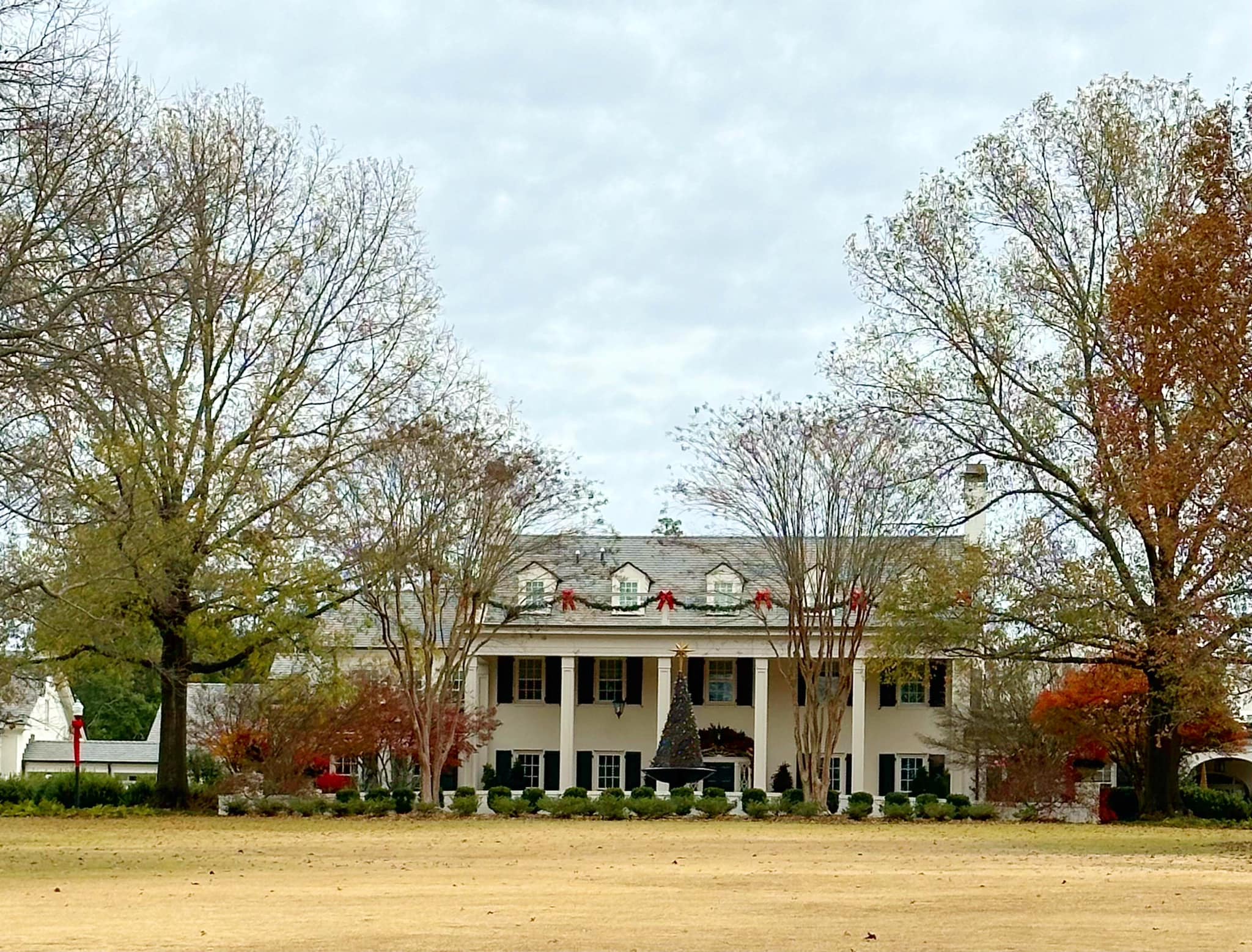 President’s Home at Auburn University – Decorated for C