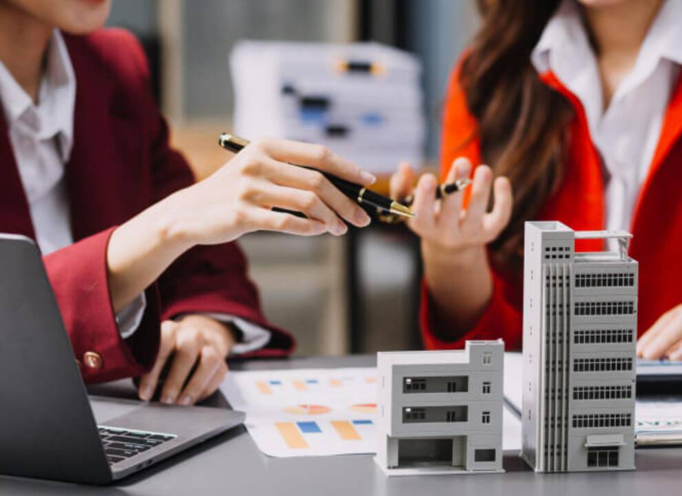 How to Choose the Right Business Structure for Real Est