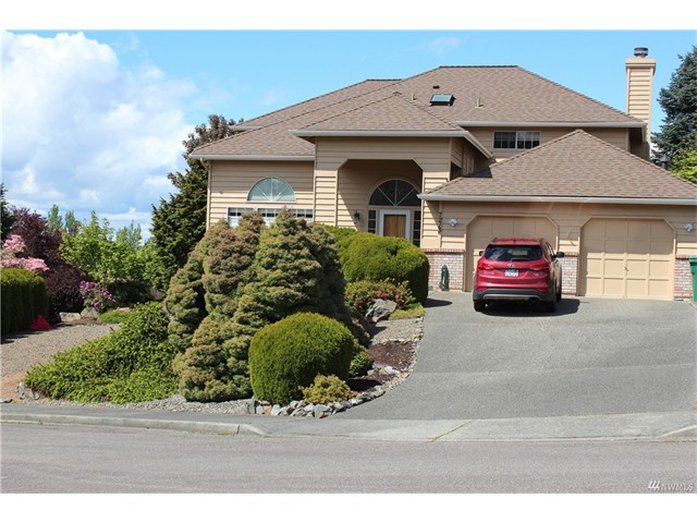 Beautiful and Well Maintained Home!