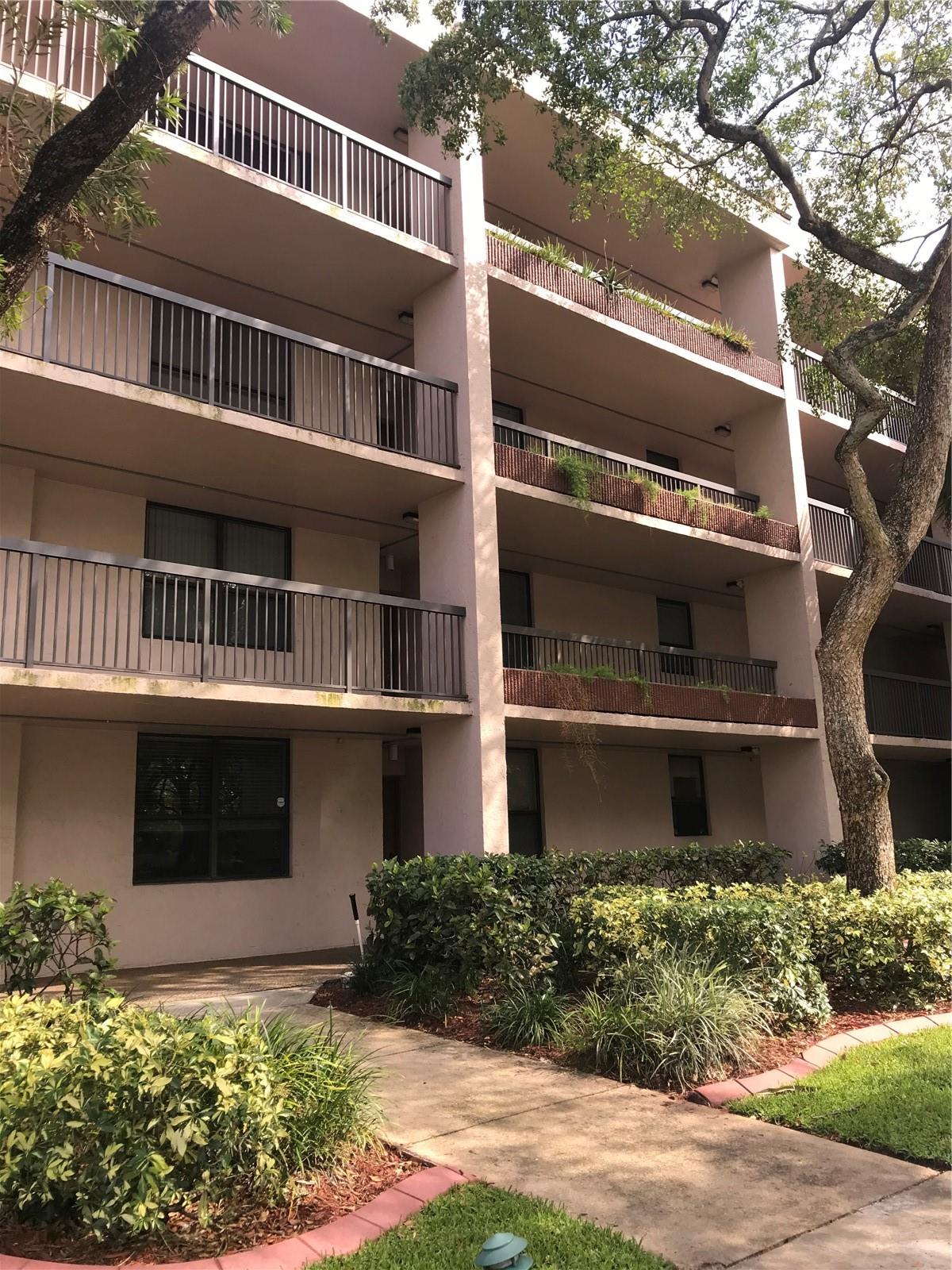 Charming 2/2 Lakes of Newport Condo Sold in Plantation