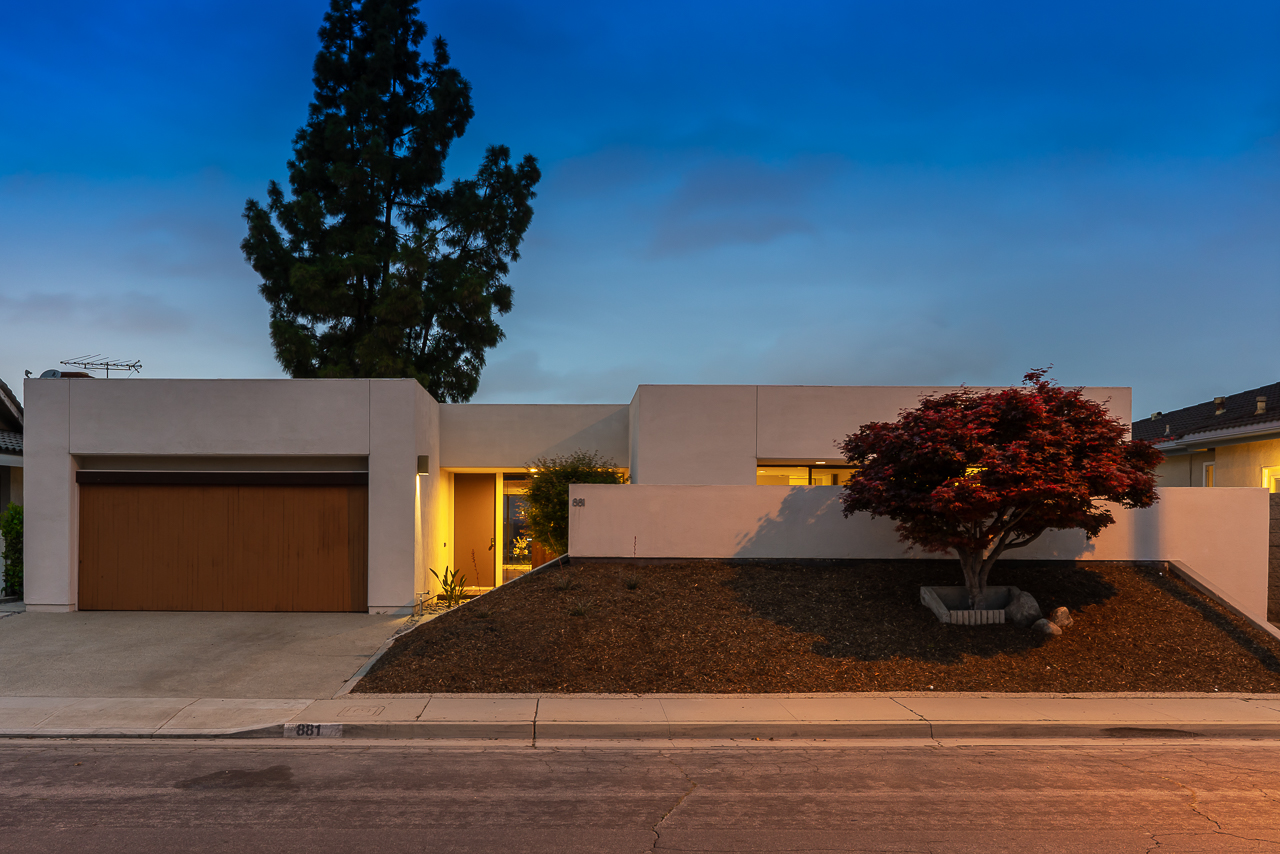 Architectural Gem With Amazing Views!