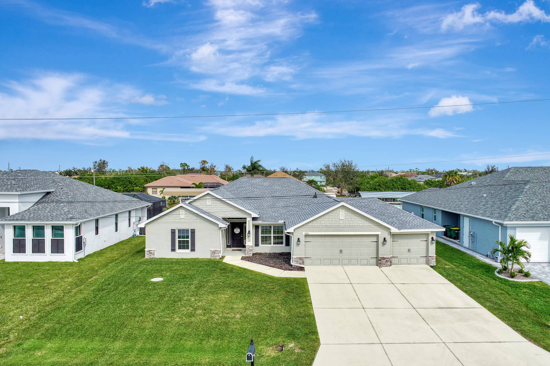 GULF ACCESS 4 BEDROOM POOL HOME IN SOUTH GULF COVE! OVE