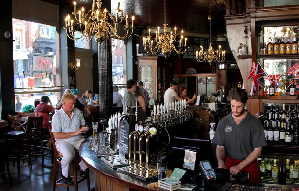 Famous UK Pub Crawls